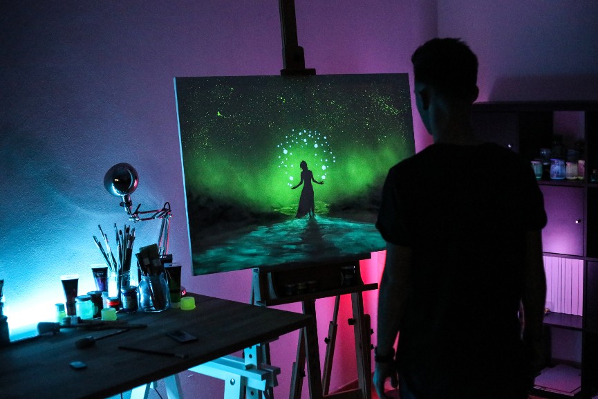 The Art of Crisco and its Magical Transitions Between Light and ...