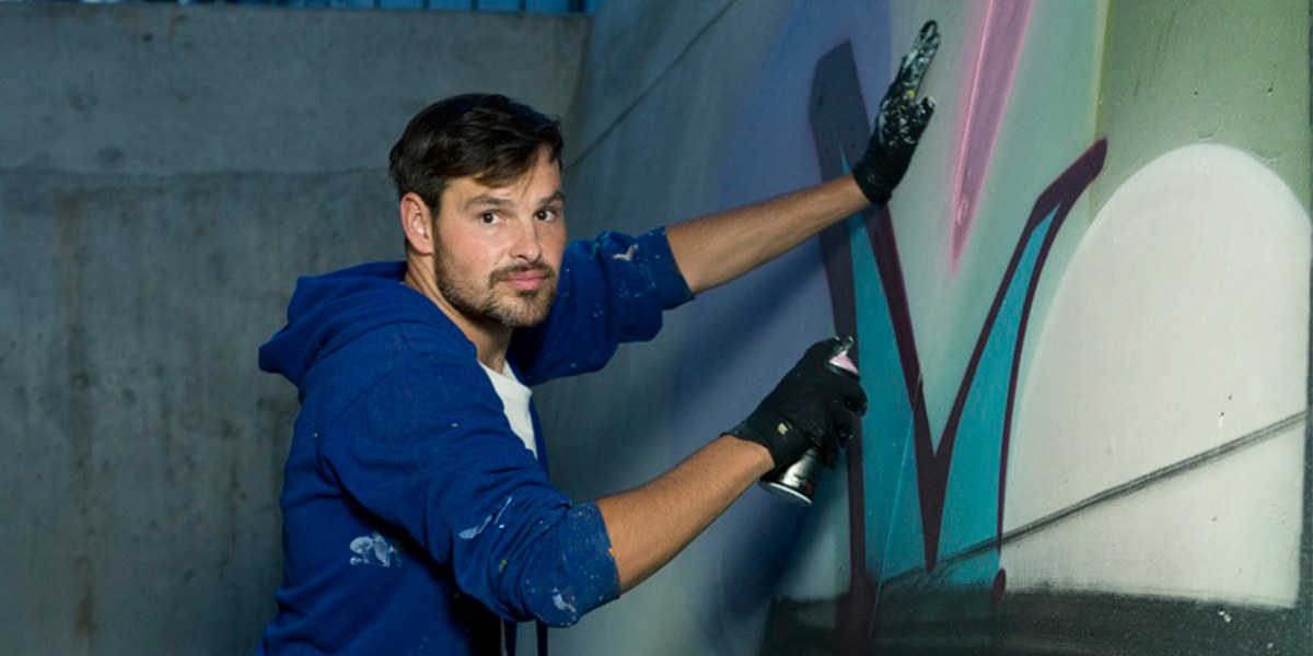 Biography of Smash137 | Widewalls